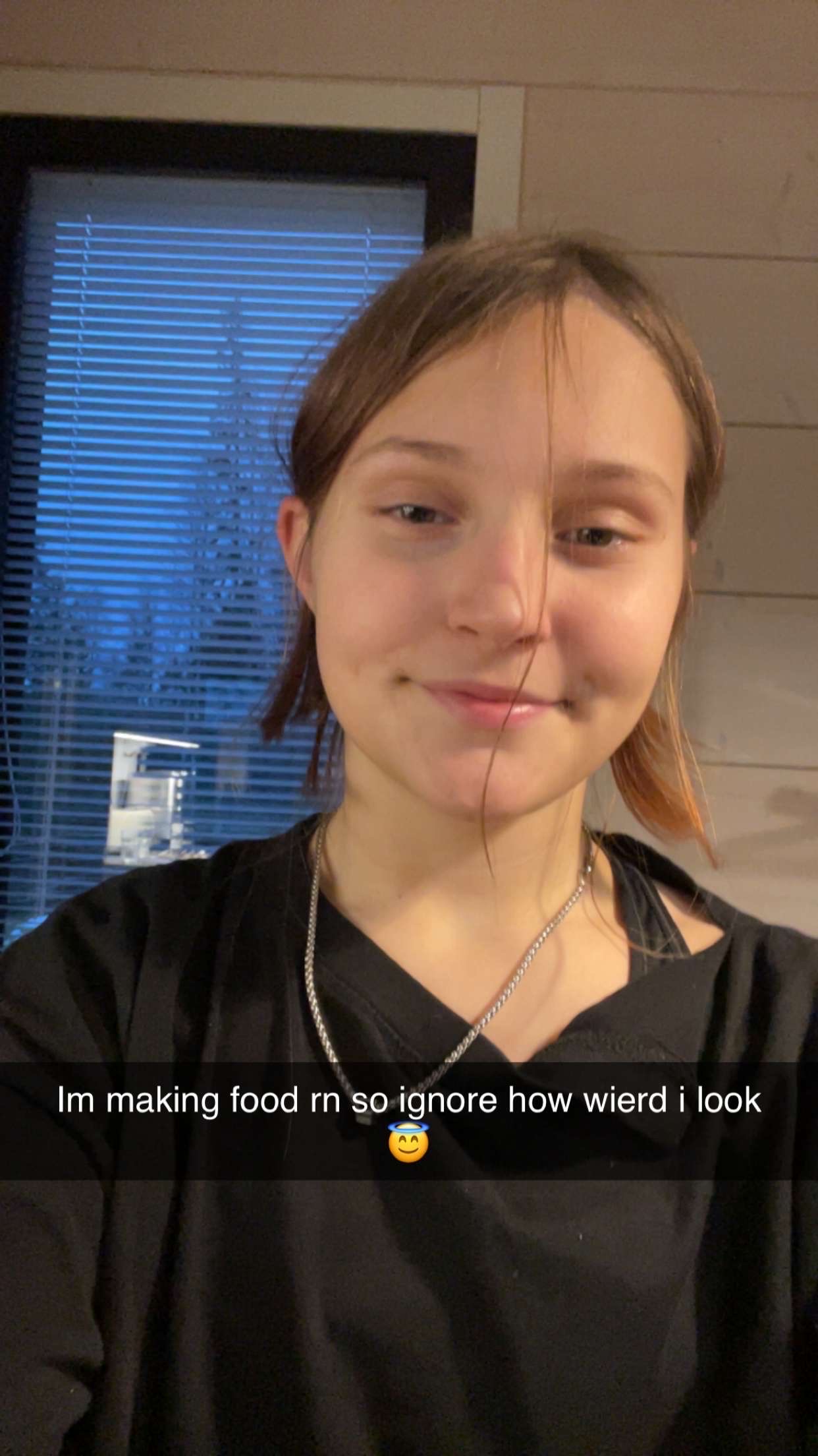 Chat with Nora | gay female